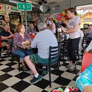 ADDI’S DINER - 332 Photos & 395 Reviews - 207 S A St, Springfield ...