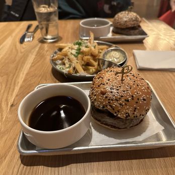 GORDON RAMSAY BURGER - Updated March 2025 - 1183 Photos & 734 Reviews ...