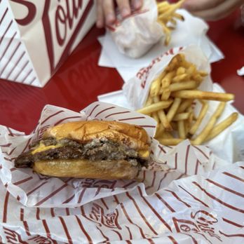 SKINNY LOUIE - Updated June 2024 - 286 Photos & 154 Reviews - 322 NW ...