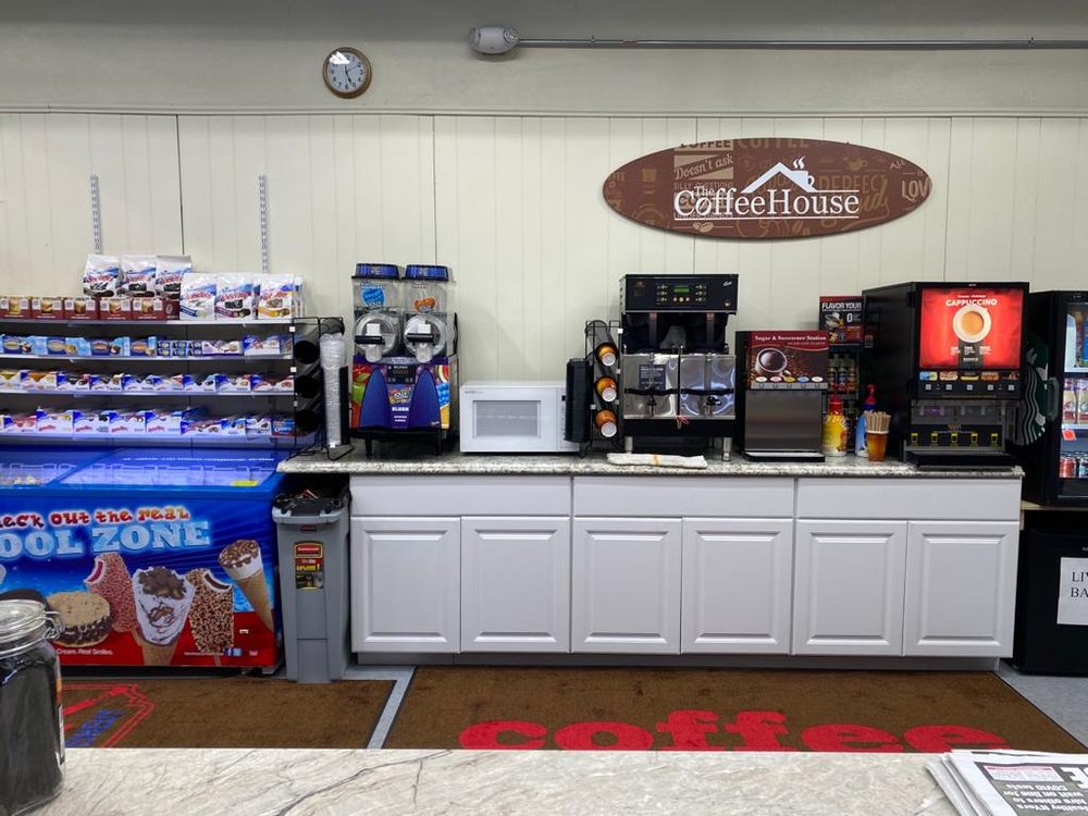 SUPER SMOKE & CONVENIENT STORE - Updated July 2025 - 14 Photos - 622 ...