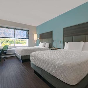 DOUBLETREE BY HILTON HOTEL SEATTLE AIRPORT with 586 Reviews & 564 ...