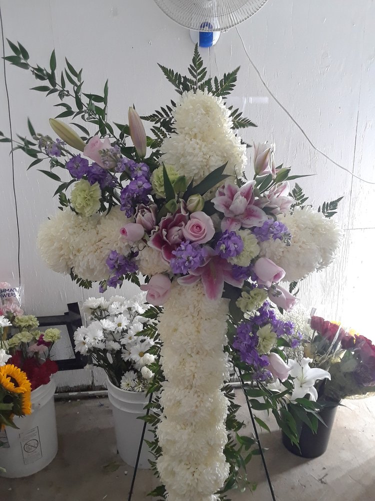 FLOWERS ON 10TH - Updated July 2025 - 13 Photos - Cornelius, Oregon ...