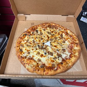GUIDO’S PIZZA - 60 Photos & 79 Reviews - 549 W International Airport Rd ...