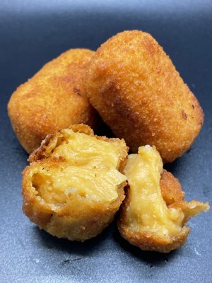 THE FISH PLUG - Updated December 2025 - 35 Photos - 2500 W 78th st ...