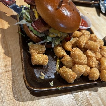 BELCHING BEAVER BREWERY TAVERN & GRILL - Updated December 2024 - 1711 ...