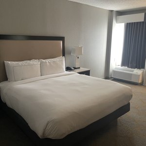 DOUBLETREE BY HILTON HOTEL AUSTIN - UNIVERSITY AREA - 115 Photos & 126 ...