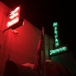 SQUAN TAVERN - Updated September 2025 - 93 Photos & 196 Reviews - 15 ...