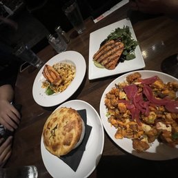 HUB RESTAURANT & ICE CREAMERY - Updated October 2025 - 1228 Photos ...