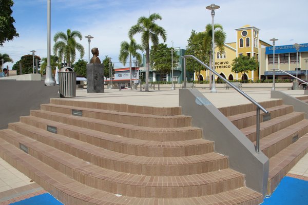 PLAZA ANGEL MISLAN | 20 Photos | Cll Severo Arana, San Sebastián ...