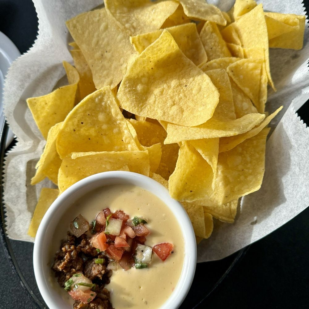 ON THE ROX SPORTS BAR & GRILL - Updated July 2024 - 110 Photos & 181 ...