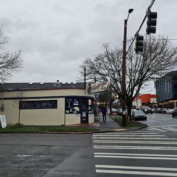 PACIFIC INN PUB - Updated December 2025 - 261 Photos & 453 Reviews ...