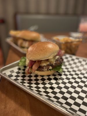 LADDER 133 SPORTS KITCHEN & SOCIAL - Updated December 2025 - 275 Photos ...