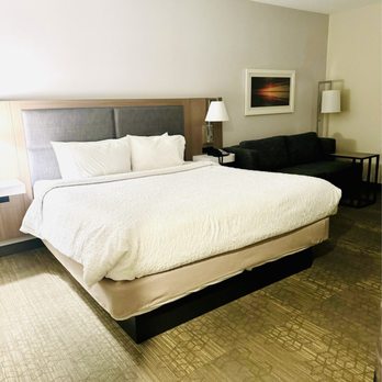 HAMPTON INN & SUITES SANTA MARIA - Updated December 2025 - 221 Photos ...