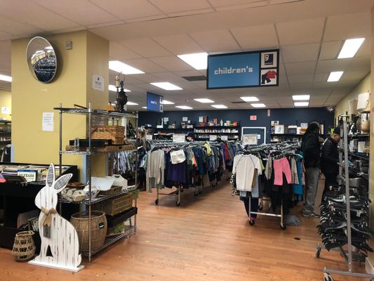 THE GOODWILL STORE - 19 Photos & 60 Reviews - 520 Massachusetts Ave ...