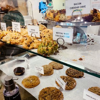 9BAR HNL - Updated June 2024 - 1218 Photos & 431 Reviews - 685 Auahi St ...