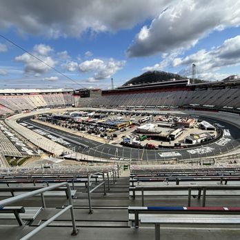 BRISTOL MOTOR SPEEDWAY - Updated October 2025 - 214 Photos & 70 Reviews ...