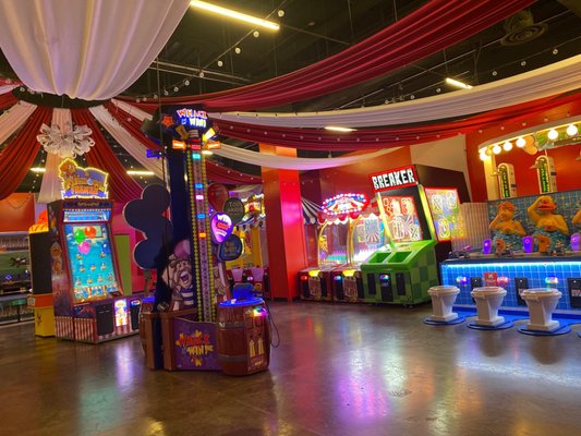 FUN QUEST - Updated March 2025 - 104 Photos & 62 Reviews - 2500 E 2nd ...