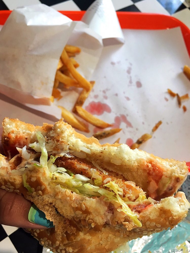 COUNTRY BOY - Updated January 2026 - 78 1/2 1 Avenue, Gimli, Manitoba ...