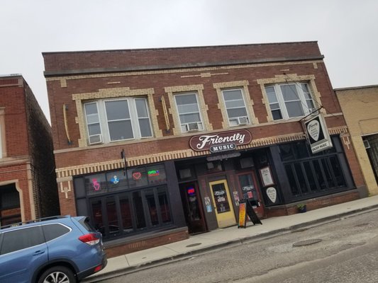 FRIENDLY TAP - Updated October 2025 - 48 Photos & 57 Reviews - 6731 ...