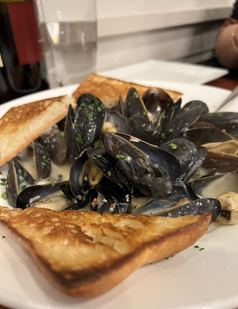 JULES@MARKET - 248 Photos & 113 Reviews - 111 Market St, Bristol, PA - Yelp