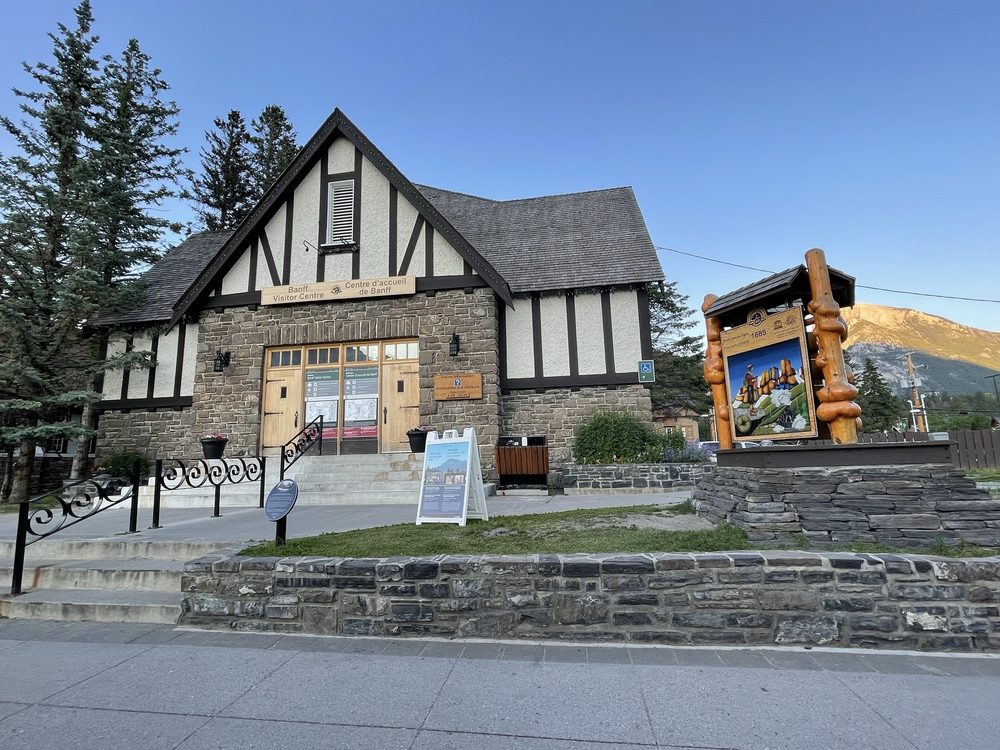 BANFF VISITOR INFORMATION CENTRE - Updated December 2025 - 29 Photos ...