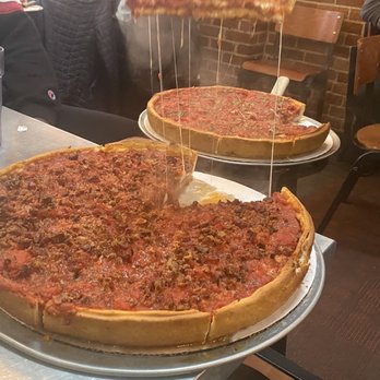 ZACHARY’S CHICAGO PIZZA - Updated July 2024 - 1196 Photos & 2311 ...