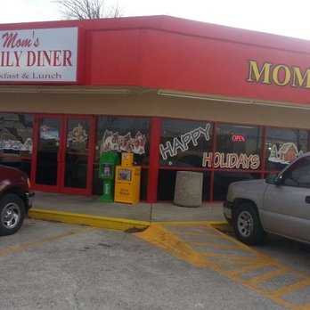 Mom’s Family Diner - Takeout & Delivery - 85 Photos & 77 Reviews ...