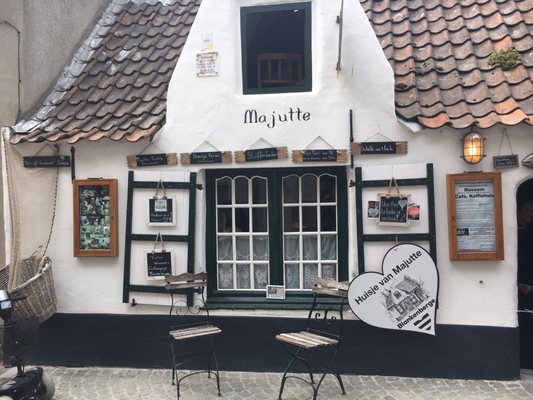 CAFE HUISJE VAN MAJUTTE - Breydelstraat 10, Blankenberge, West-Vlaanderen, Belgium - Cafes ...