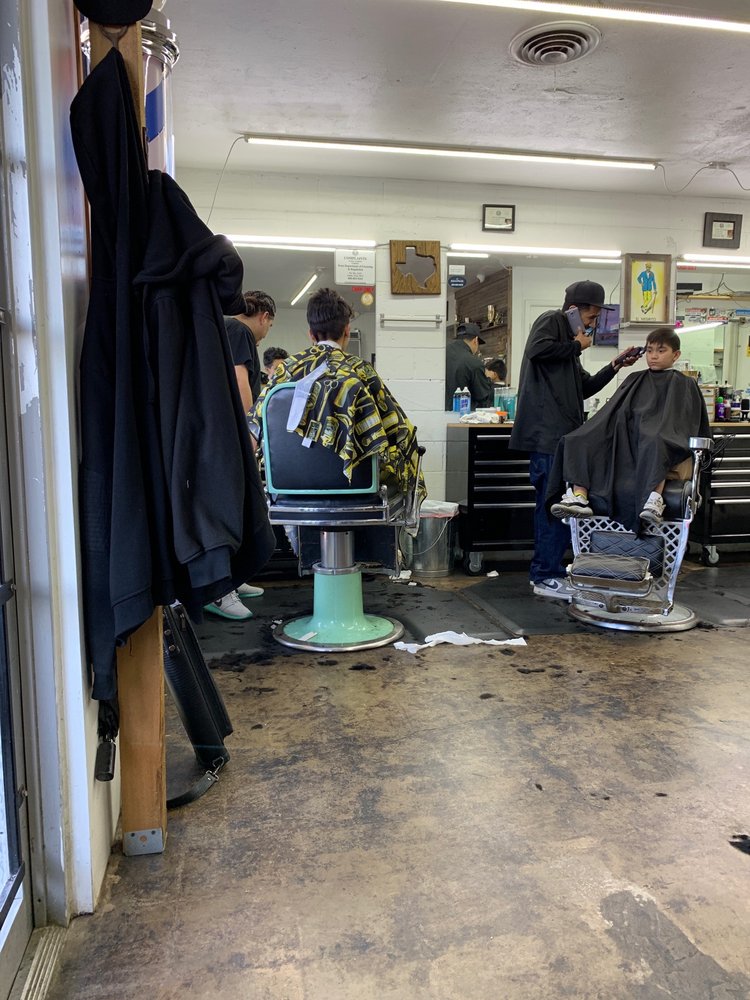 SCISSOR HANDS BARBER SHOP - 52 Photos - Barbers - 2420 W Clarendon Dr ...