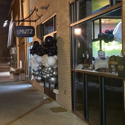 BAR MUTZ - Updated October 2025 - 306 Photos & 76 Reviews - 90 Center ...