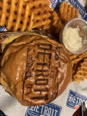 OLD DETROIT BURGER BAR - 83 Photos & 153 Reviews - 27 E 14 Mile Rd ...