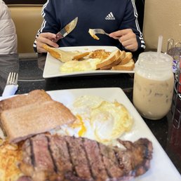 BROS BREAKFAST AND LUNCH - 619 Photos & 601 Reviews - 4335 N Rancho Dr ...
