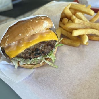 MISSION BURGERS - Updated December 2025 - 94 Photos & 144 Reviews ...