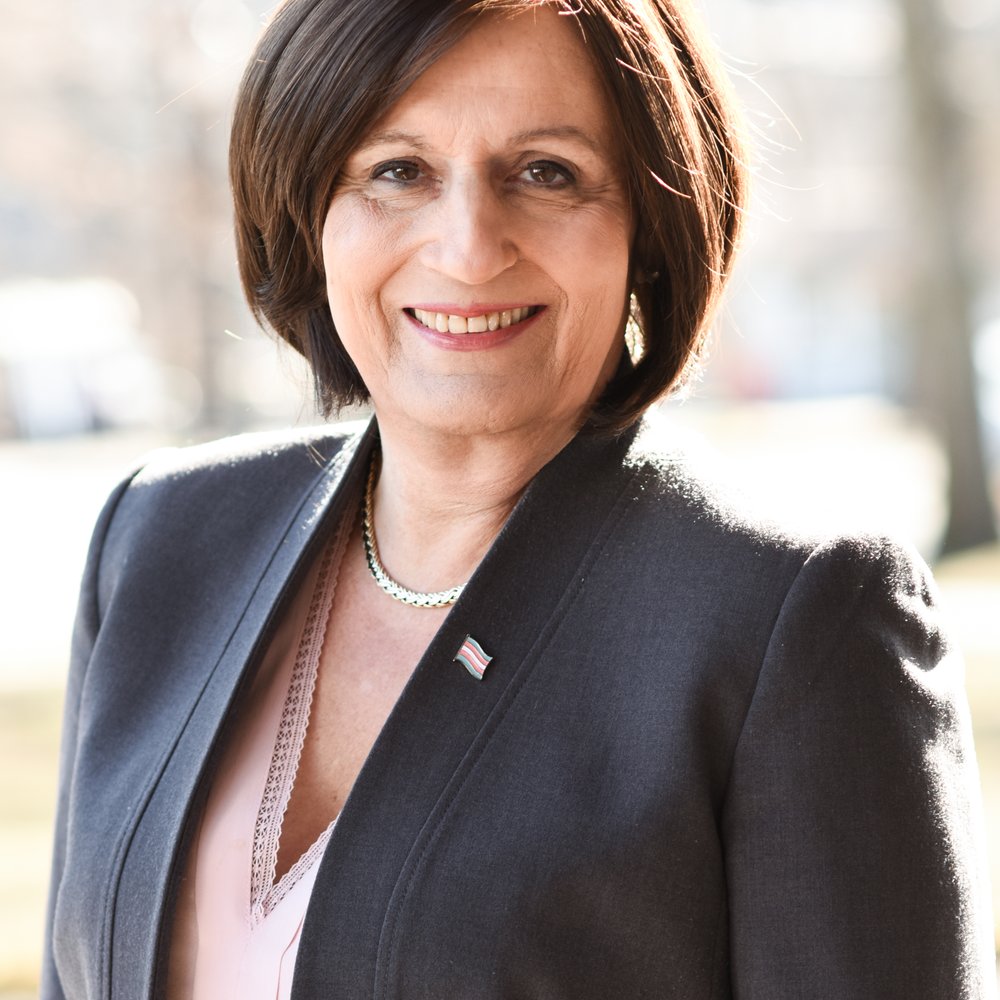 Jennifer Bayles's Instagram, Twitter & Facebook on IDCrawl