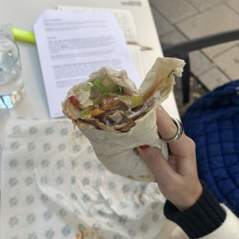 MEZEBAR VIRA VIRA GYROS - Calle Fuencarral, Seine-Saint-Denis, Madrid ...