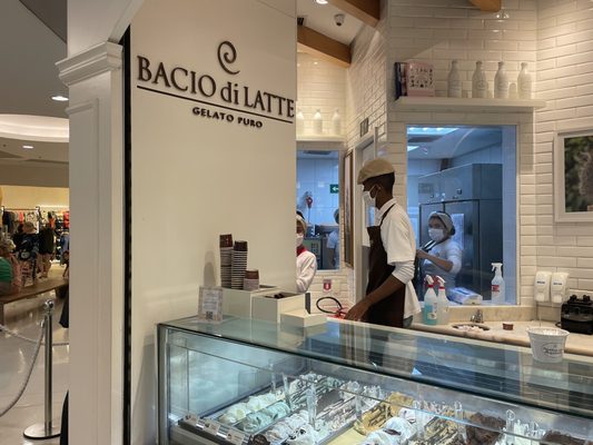 BACIO DI LATTE - Updated August 2025 - Av. Afrânio de Melo Franco, 290 ...