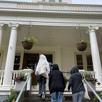 THE QUARTERS COFFEE HOUSE - Updated July 2024 - 263 Photos & 97 Reviews ...