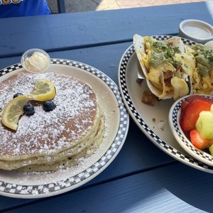 THE VILLAGE DELI - 159 Photos & 235 Reviews - 409 E Kirkwood Ave ...