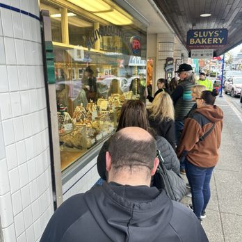 SLUYS POULSBO BAKERY - Updated June 2025 - 1107 Photos & 946 Reviews ...