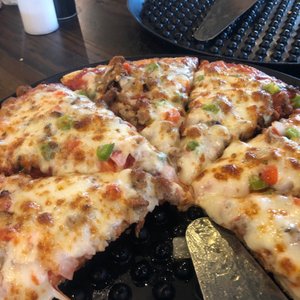 PIZZA PARLOR - 15 Reviews - 1401 NE Seward Ave, Topeka, Kansas - Pizza ...
