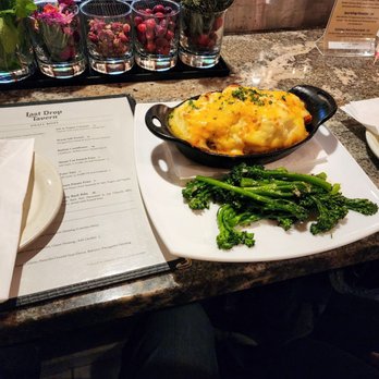 LAST DROP TAVERN - Updated June 2024 - 550 Photos & 494 Reviews - 550 ...