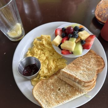 MIRACLE MILE CAFE - Updated July 2025 - 973 Photos & 815 Reviews - 2130 ...