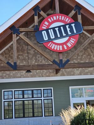 NEW HAMPSHIRE LIQUOR & WINE OUTLET - Updated February 2026 - 103 Photos ...