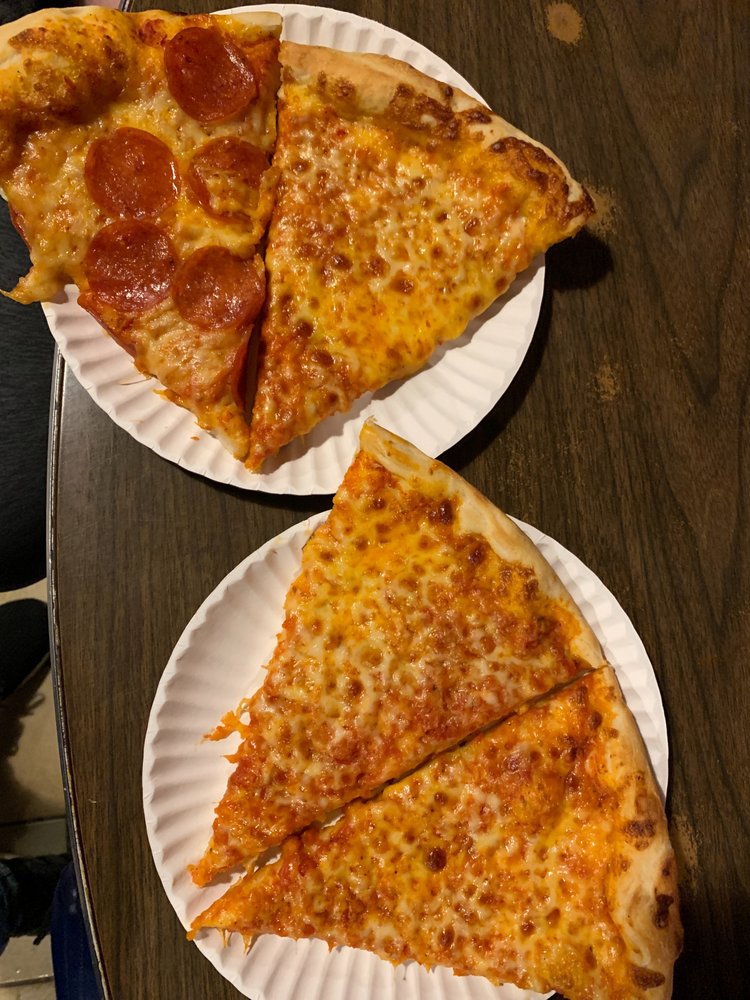 VARSITY PIZZA - 107 Photos & 116 Reviews - 802 S Crouse Ave, Syracuse ...