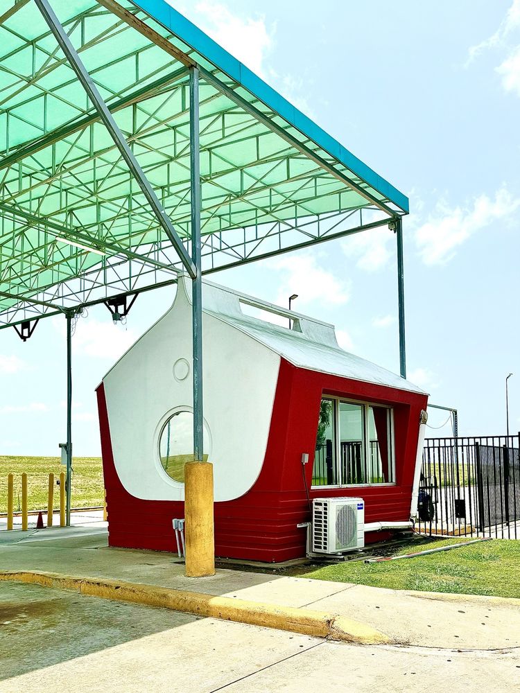 IGLOO OUTLET STORE - Updated December 2025 - 28 Photos & 25 Reviews ...