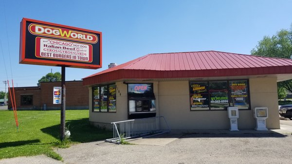 DOG WORLD - Updated July 2025 - 12 Photos & 40 Reviews - 1164 Madison ...