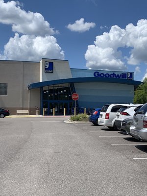 GOODWILL SUPERSTORE - Updated November 2025 - 37 Photos & 46 Reviews ...
