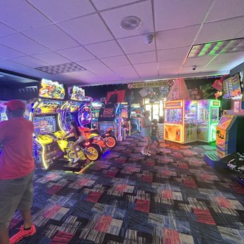 FAST EDDIES FUN CENTER - Updated October 2025 - 49 Photos & 60 Reviews ...