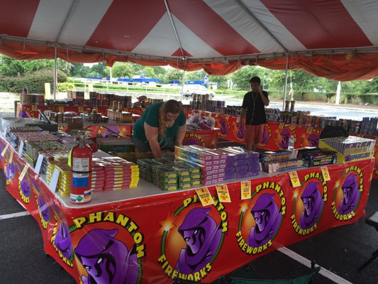 PHANTOM FIREWORKS TENTS - Updated January 2026 - 3100 SW Collage Rd ...