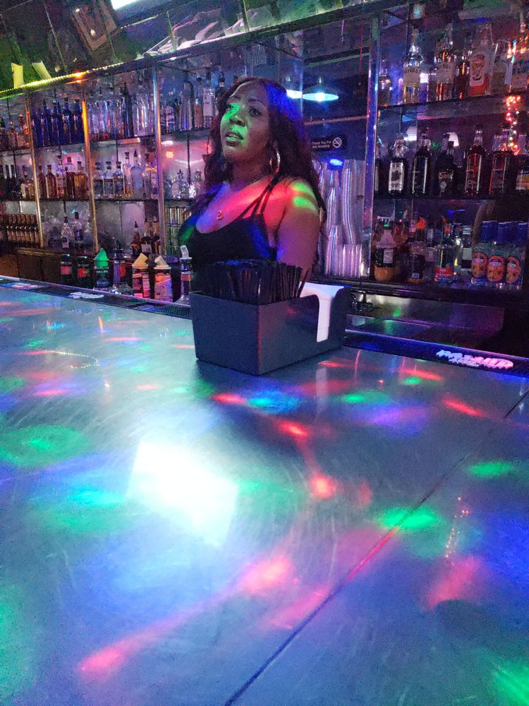 PYRAMIDS LOUNGE BAR - 56 Photos & 37 Reviews - 2787 Main St, Atlanta ...